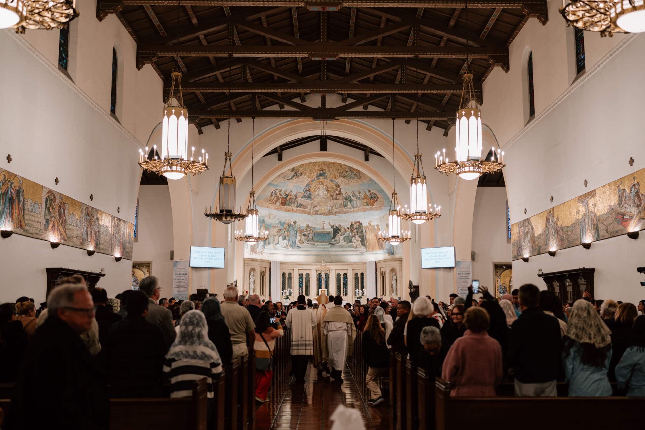 Thousands of Faithful at Pasadena Eucharistic Revival 2-Mile Procession ...